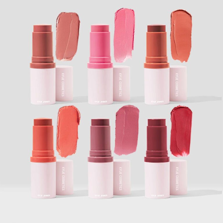 Kylie Cosmetics powder blush stick - jetzt in Deutschland erhältlich ⋆